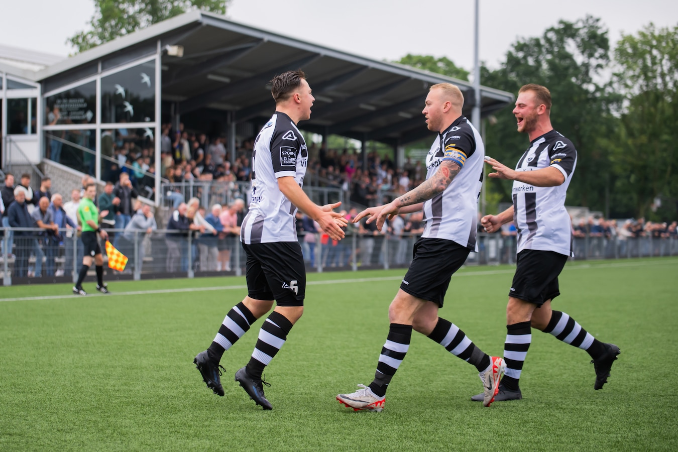 ‘Routiniers’ van Zwart-Wit’63 willen afzwaaien met promotie: ‘Hier ...