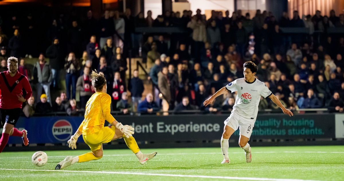 LIVE KNVB-beker: Japanner Shiogai redt NEC in Amsterdam • GVVV herstelt ...