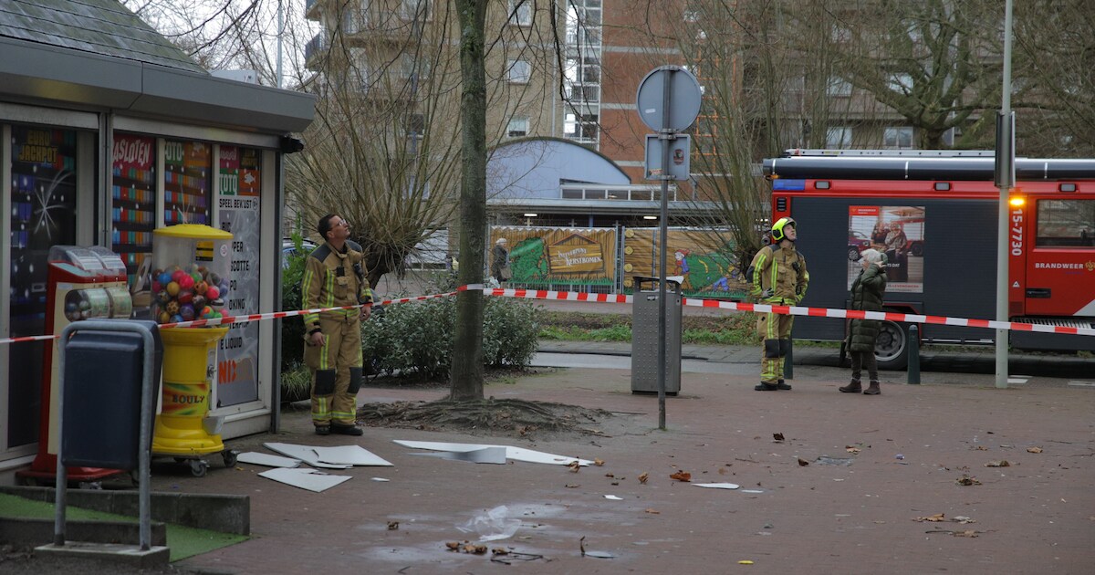 Losgekomen gevelplaten en afgebroken takken: meerdere meldingen van ...