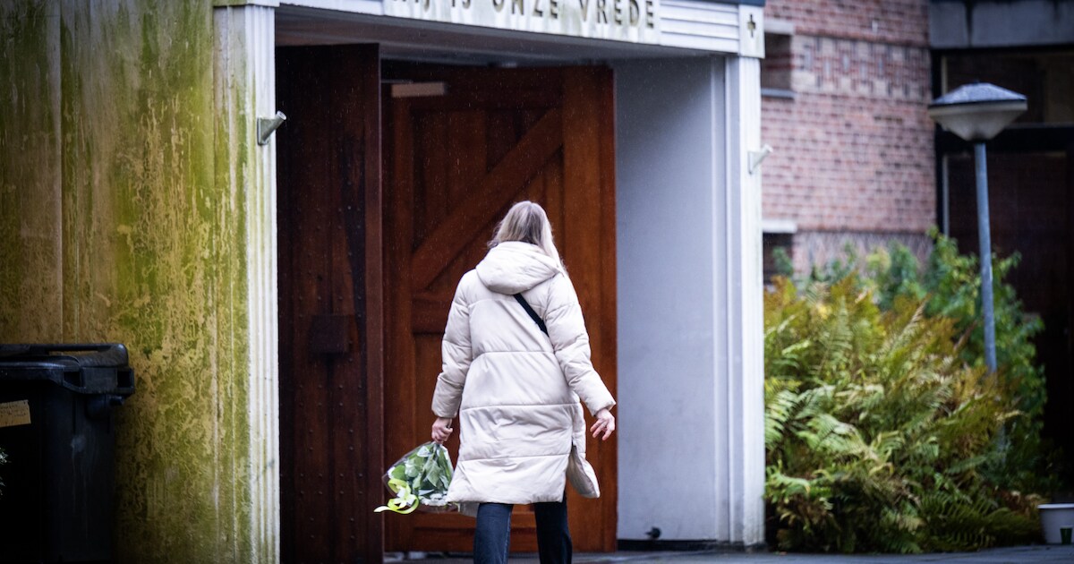 Uitvaarten van vijf slachtoffers van explosie Tarwekamp eind van deze ...