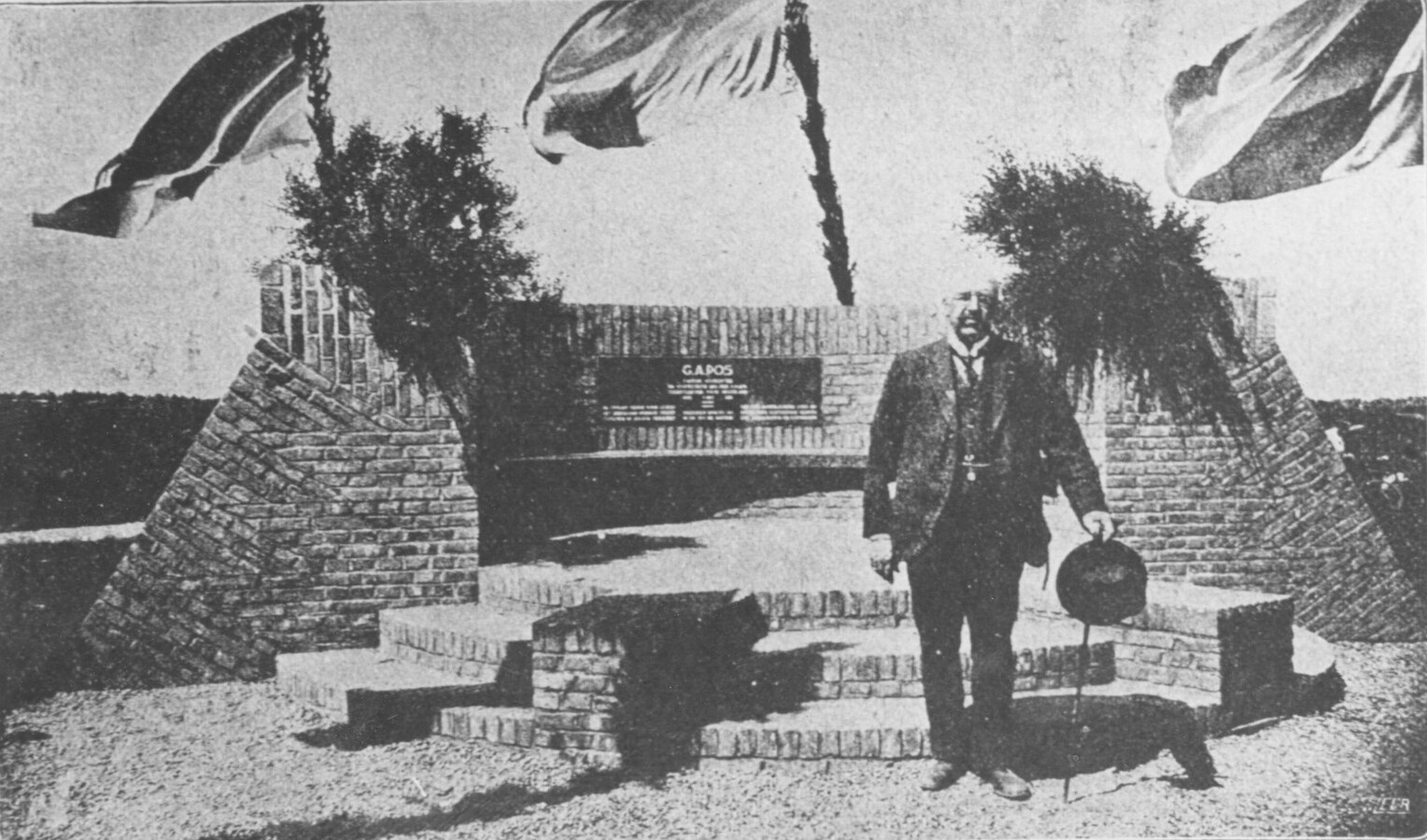 Wim Kan in de etalage en de trouwfoto van Mata Hari: Rheden ‘scheurt ...