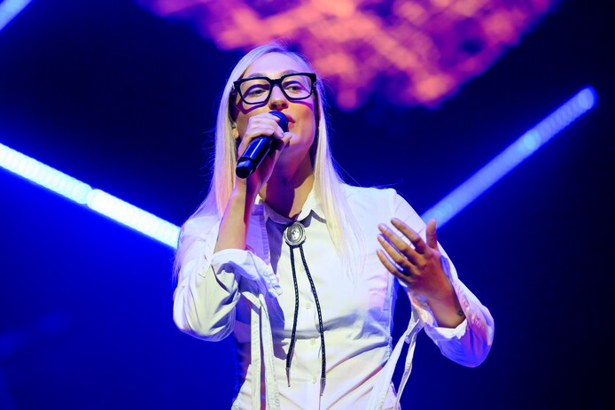 Zangeres S10 pakt optredens weer op na heftige tijd, Paradiso wordt de ...