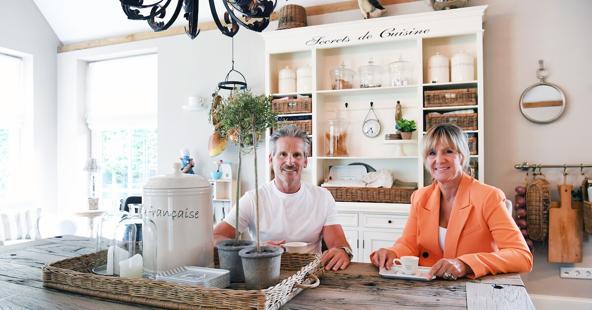 Superfans Edward en Nancy met huis vol Rivièra Maison dat plots ...