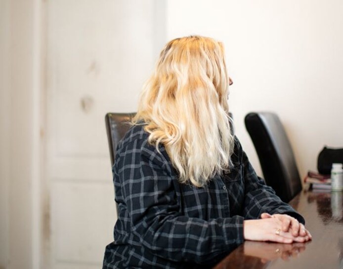 Debbies zoon Wesley (17) zit met een enkelband in jeugdinstelling ...