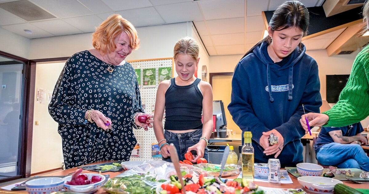Kinderen maken samen een kookboek: ‘Eten verbindt, het is leuk om met ...