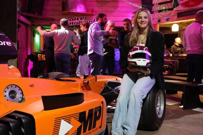 Rosanne (15) wil Max Verstappen achterna in F1: ‘Mannen rijden niet per ...