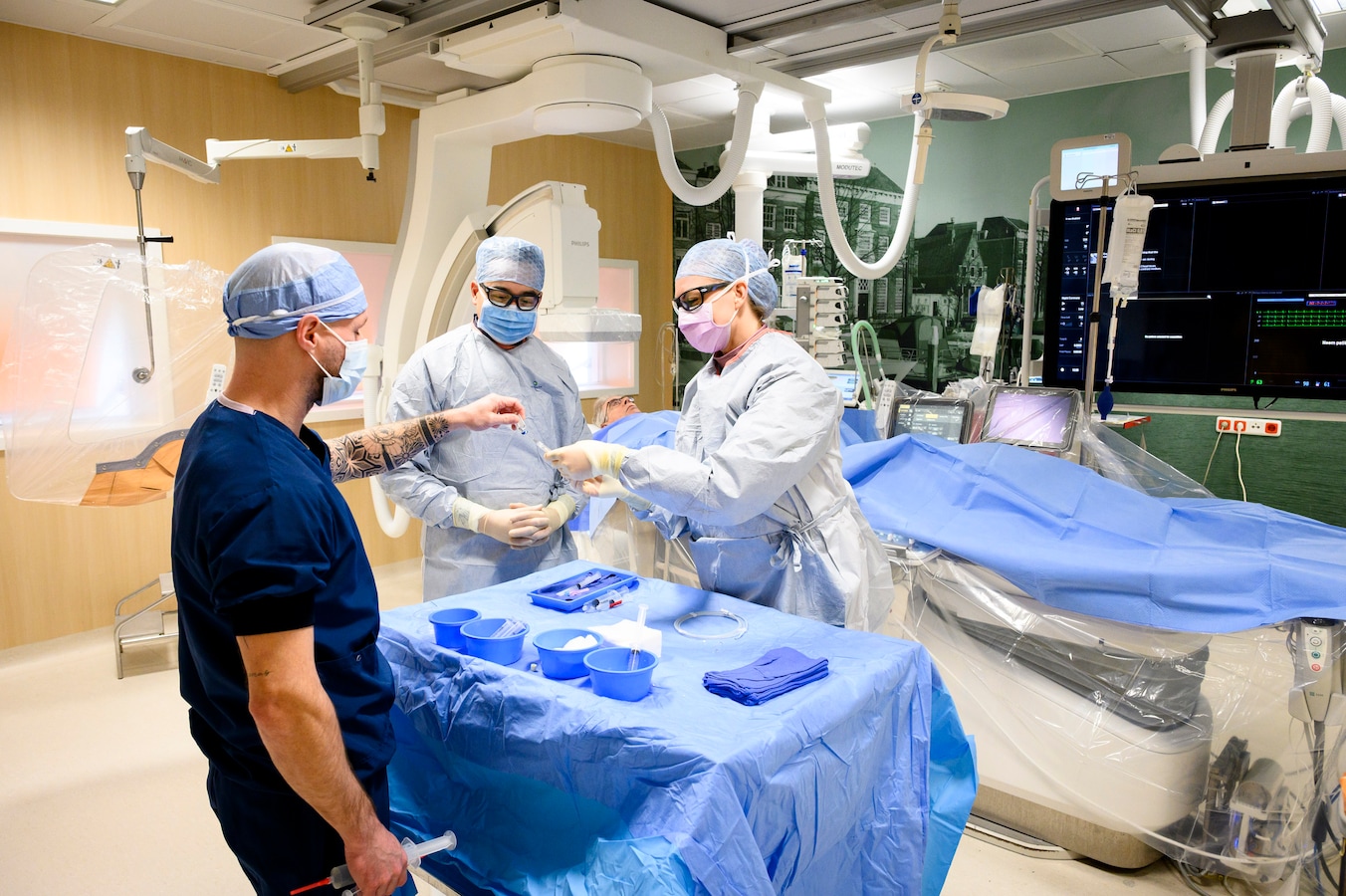 Cardioloog Cheng zet oplosbare stent in bij patiënten: veel dunner ...