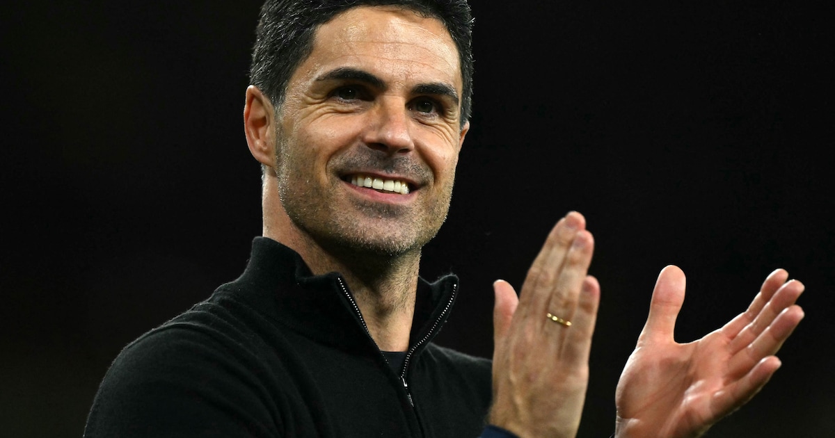 Arsenal-coach stond te barbecueën in de tuin toen zijn ploeg de titel ...