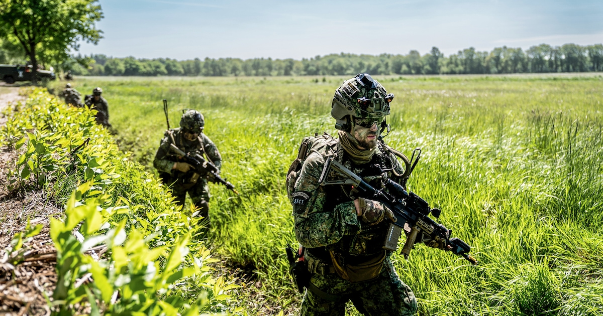 Defensie houdt geplande oefening in Ridderkerk | Ridderkerk | AD.nl