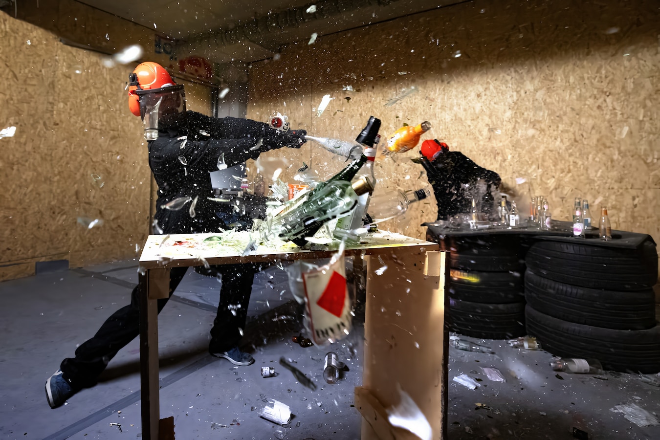 Alles mag kapot en met name vrouwen zijn enthousiast, Rage Room ...