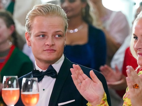 Zoon Noorse kroonprinses Mette-Marit noemt het ‘ondraaglijk’ dat hij ...