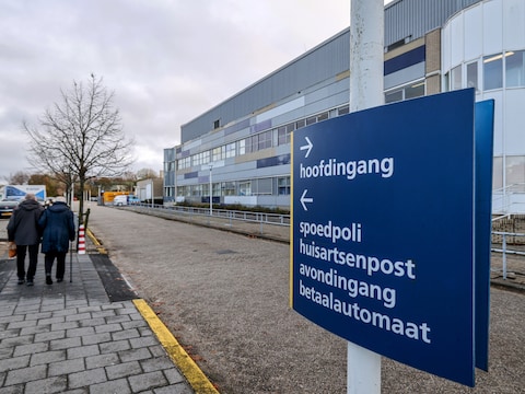 Droogdok Jan Blanken in Hellevoetsluis weer in gebruik | Voorne aan Zee ...