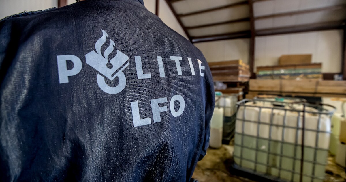 Vier aanhoudingen bij inval in omvangrijk Limburgs xtc-lab | Limburg ...