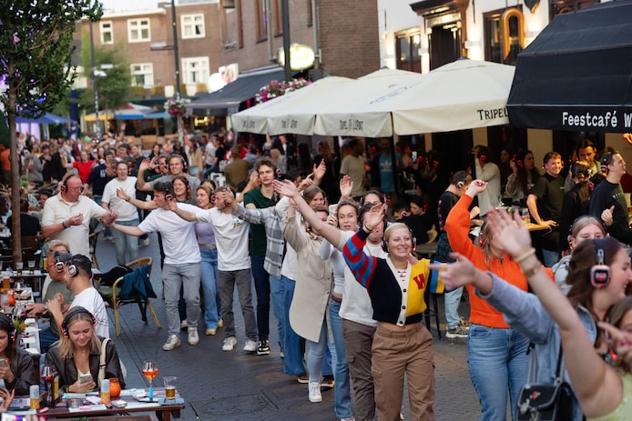 1400 deelnemers aan The Music Bingo zetten Stratumseind op zijn kop ...