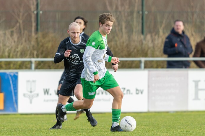 Romé Thies (16) is nu al onmisbaar bij derdeklasser: ‘Hij doet me ...