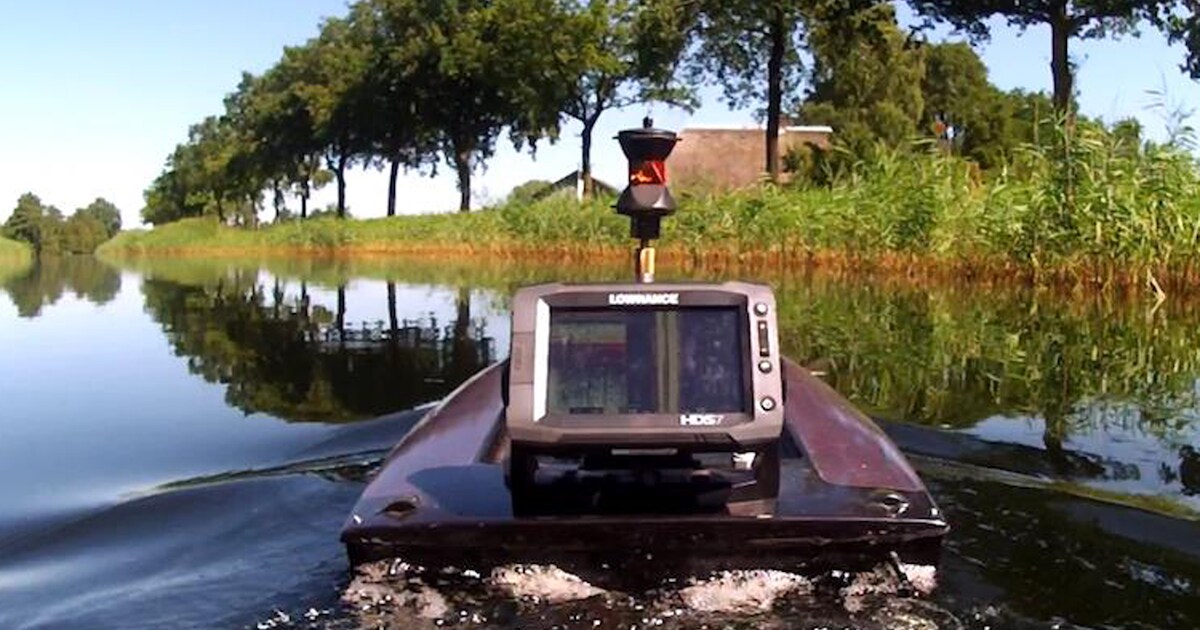 Met droneboot signaleert waterschap illegale lozingen in de sloot ...