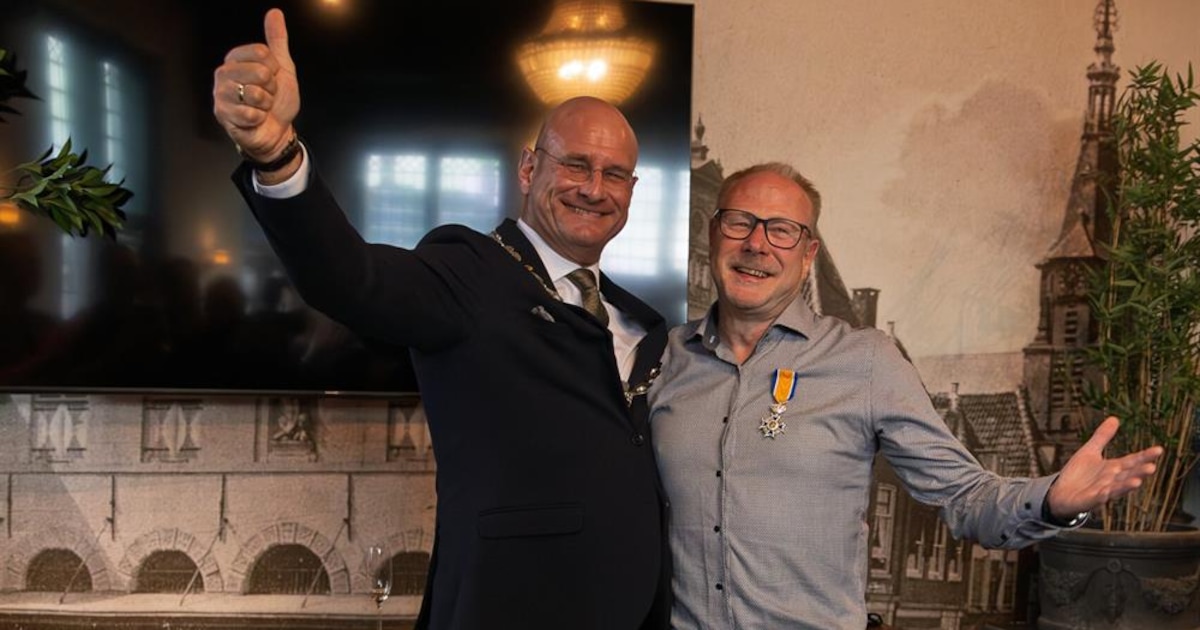 Theo Viset benoemd tot Ridder in de Orde van Oranje-Nassau | Regio | AD.nl