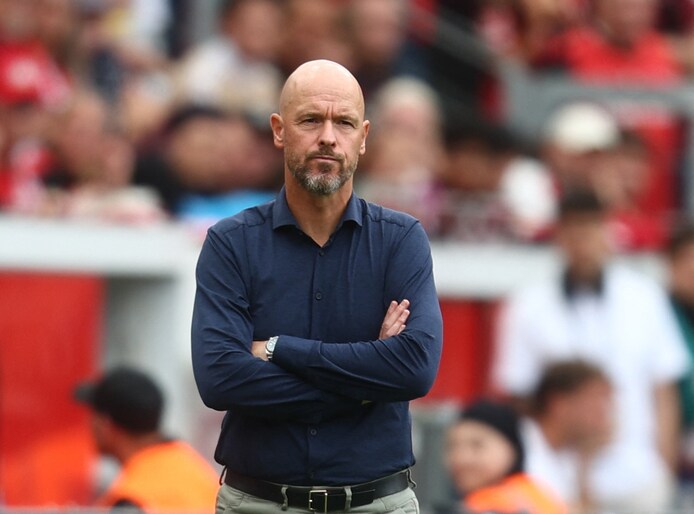 Erik ten Hag ‘compleet verrast’ door razendsnel ontslag bij Bayer Leverkusen: ‘Dit is ongekend ...