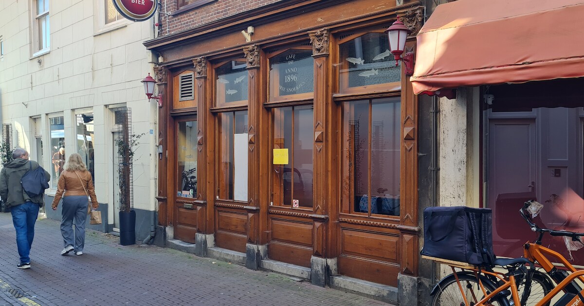 Krakers door politie uit voormalig café De Drie Snoekjes gehaald ...