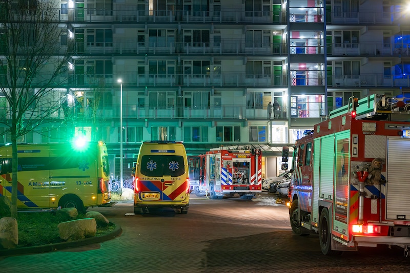 Gewonde bij brand in kelderbox aan de Haag en Veld in Amsterdam | Regio ...
