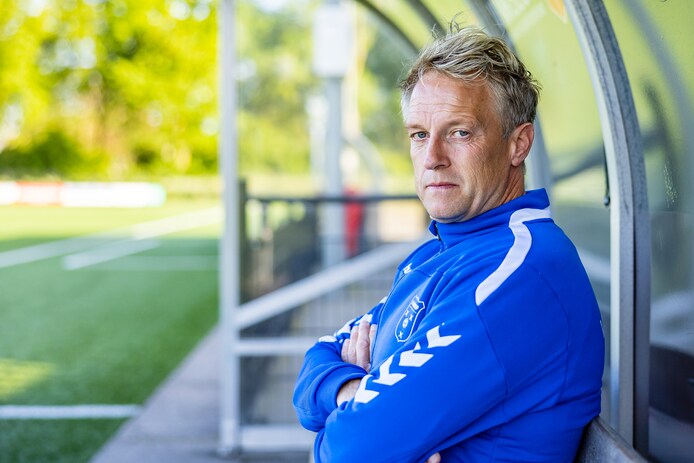 Boris van Es blikt terug op droomseizoen: ‘Ik zei dat mijn zoon begon ...