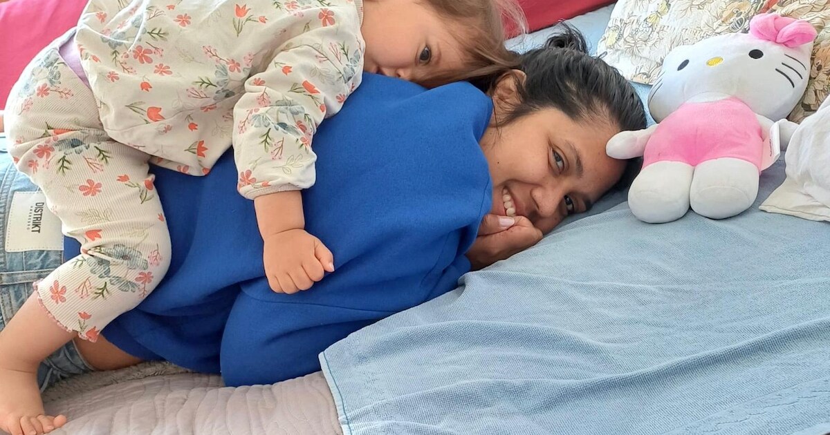 Alleenstaande moeder Gwenny (38) hoopt kanker te overwinnen voor ...