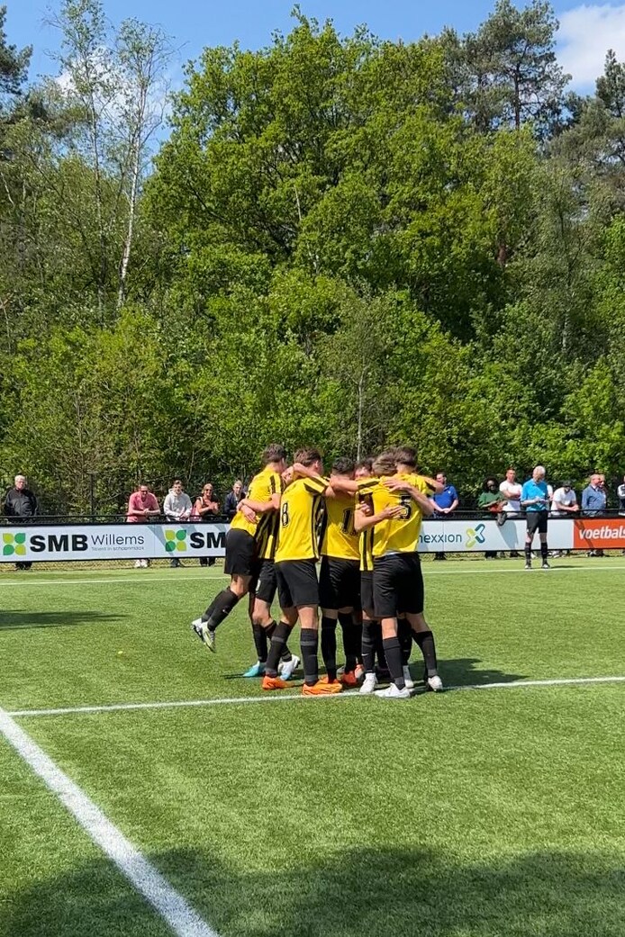 Vitesse heeft een landskampioen: jeugd Onder 16 vaagt Ajax weg in ...