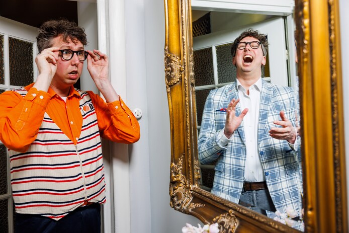 Adje werd 15 jaar jaar geleden beroemd na een tv-optreden bij Paul de ...