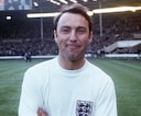 Engeland bidt voor Jimmy Greaves, de ‘Engelse Maradona’ die ook veel ...