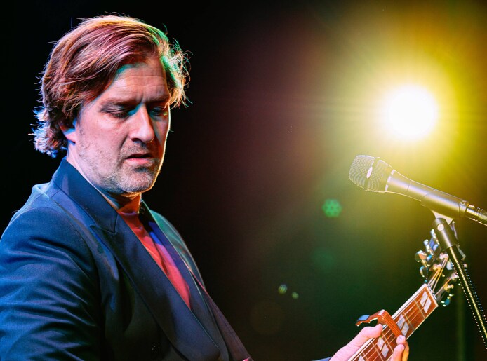 Recensie | 4 sterren voor Alex Ploeg: áls zijn vriendin al instemt met ...