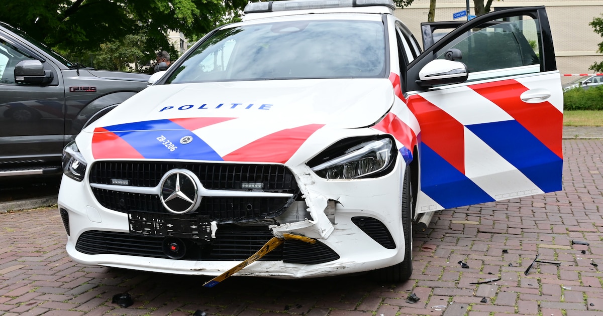 Automobilist negeert stopteken, ontkomt na achtervolging en ramt ...