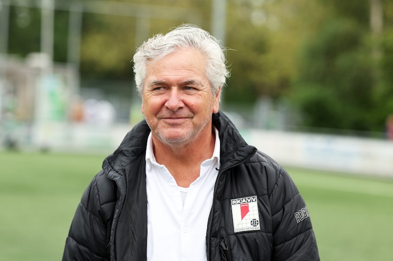 Trainer Peter Klomp zet punt achter loopbaan na 28 jaar: succes met ...