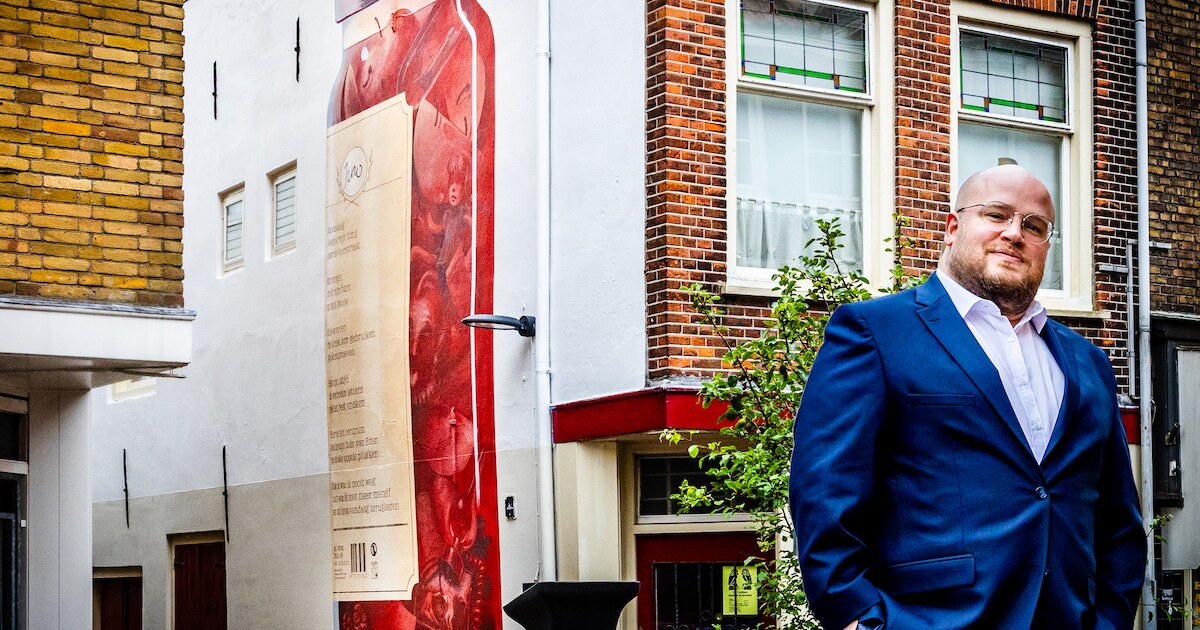 Laatste gedicht van voormalig stadsdichter Juno onthuld in Dordrecht ...