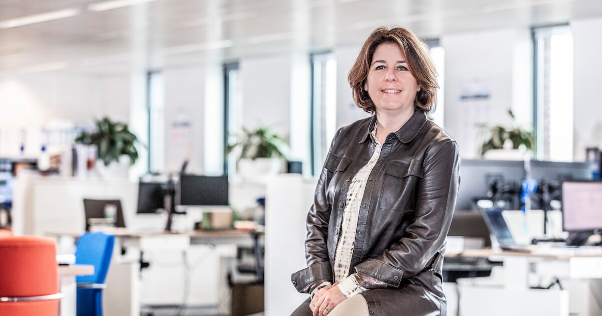 Esther ziet ‘zoveel kansen voor meiden in de techniek’, dus inspireert ...