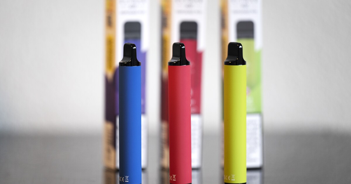 Aangifte tegen jongen die vapes zou verkopen aan basisschoolkinderen in ...