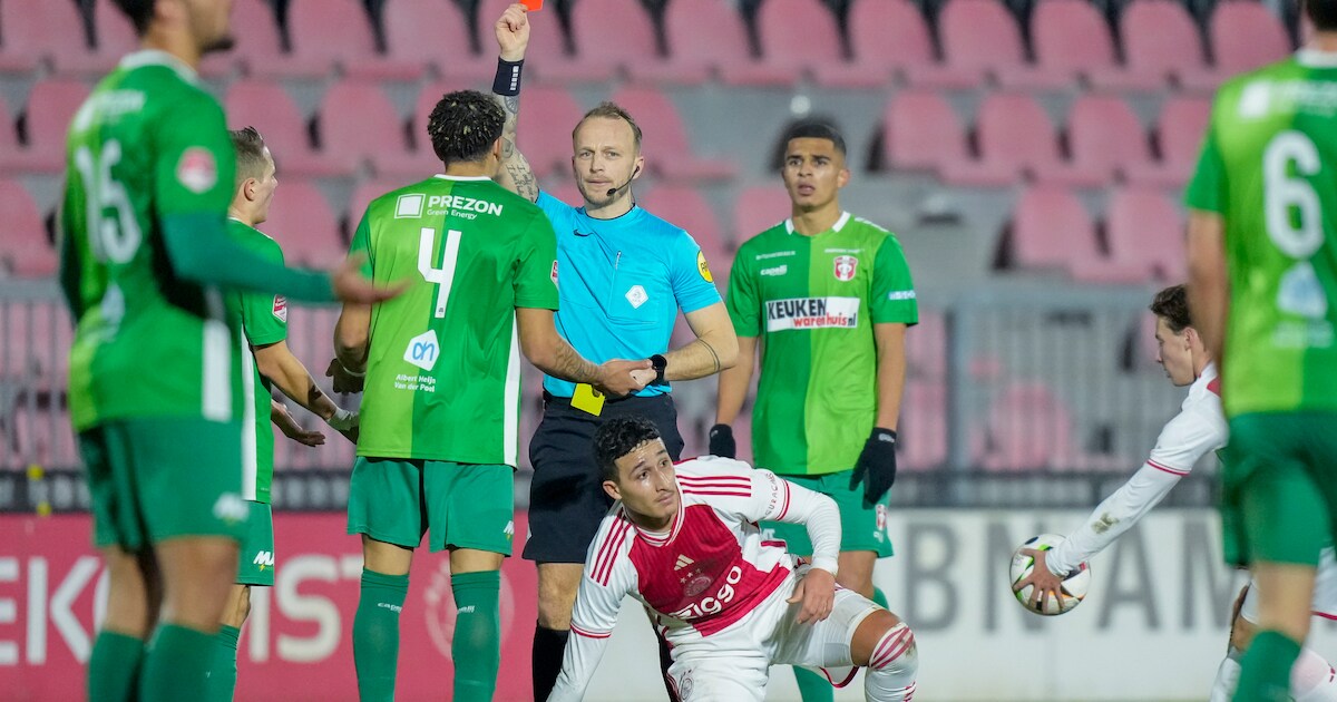 FC Dordrecht in ondertal naar 2-2 bij Jong Ajax; rode kaarten voor ...