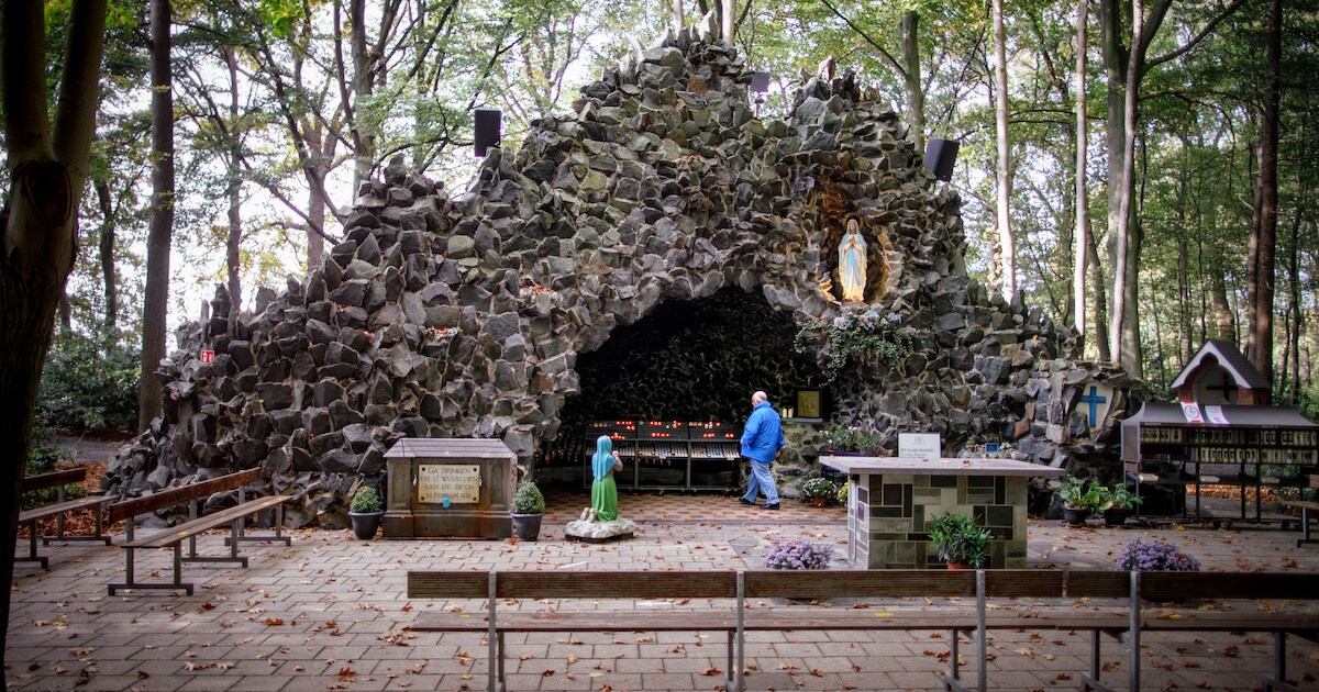 Mariabedevaart naar Lourdesgrot Meersel-Dreef | Etten-Leur | AD.nl