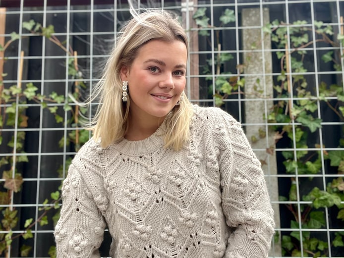 Julia (18) zingt in bandjes en als solist bij Mozaiek033 in Nijkerk ...