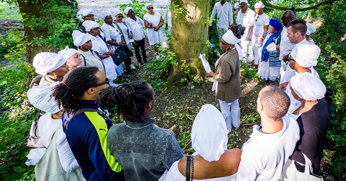 Ritueel afscheid van Wendel Piqué in het Schiebroeksepark | Rotterdam ...