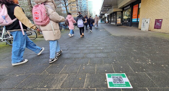 Rotterdamse stoepen ‘vertellen’ verhalen: over Dorus, Piet Heyn en... Ajax | Rotterdam | AD.nl