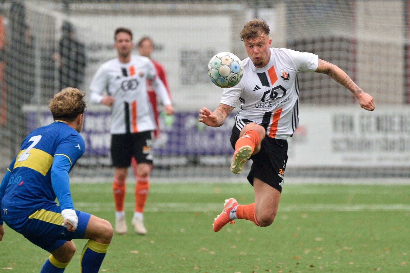 Kaartenregen, zware blessure, goal ondanks buitenspel en dit gebeurde ...