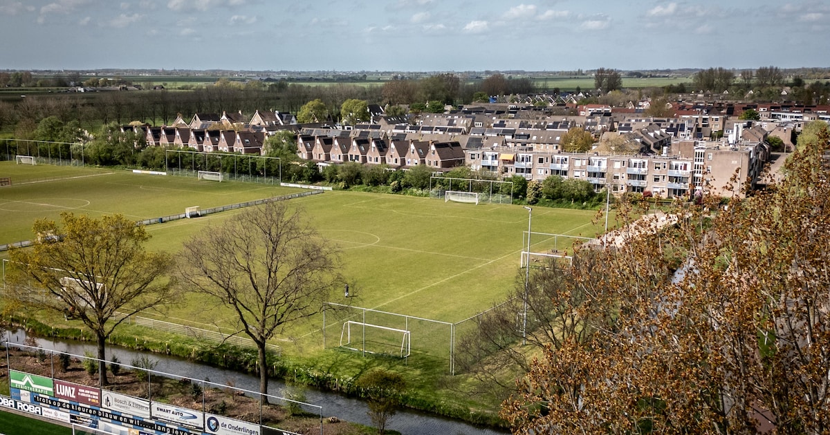 Waarom juist het veld van IJFC werd gekozen voor de noodopvang: ‘Rust ...