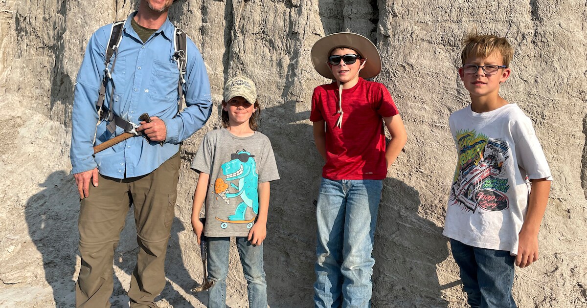Kinderen vinden bot van jonge T-Rex tijdens wandeling in North Dakota ...
