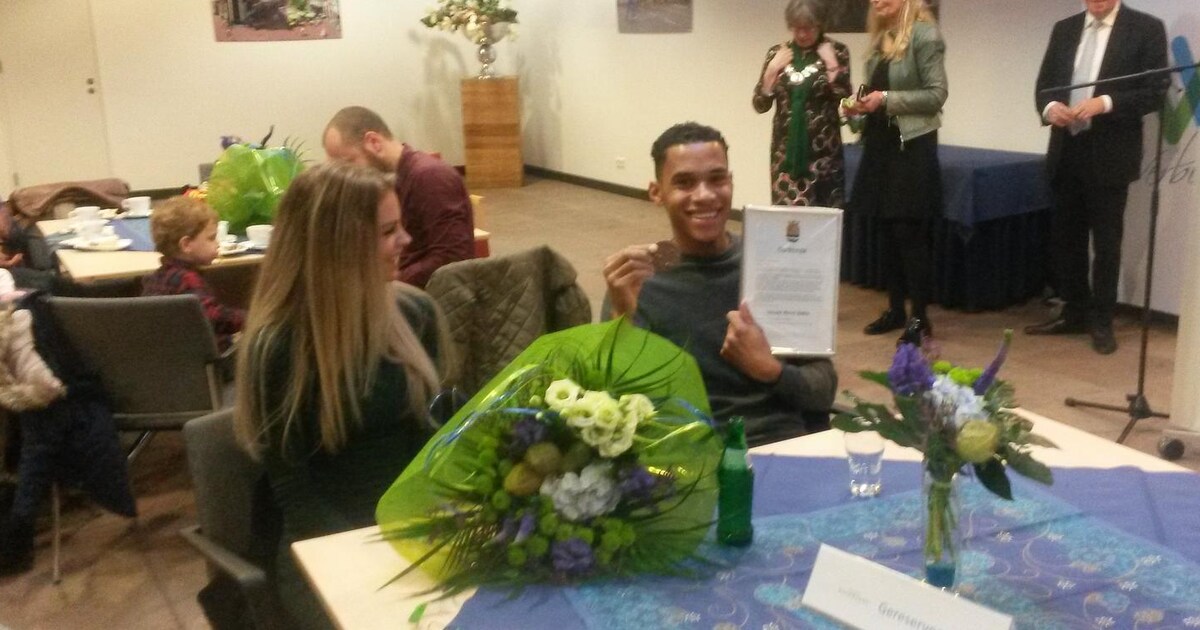 Weer een huldiging voor held Vincent Bakker | Voorne-Putten | AD.nl