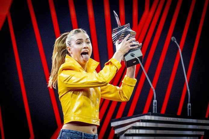 Weer prijs voor Roxy Dekker, Yves Berendse wint 2 Top 40 Awards | Show ...