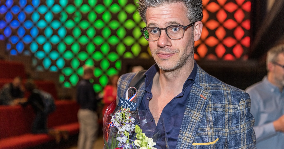 Erik Dijkstra onderzoekt geschiedenis van gestolen kunst | Show | AD.nl