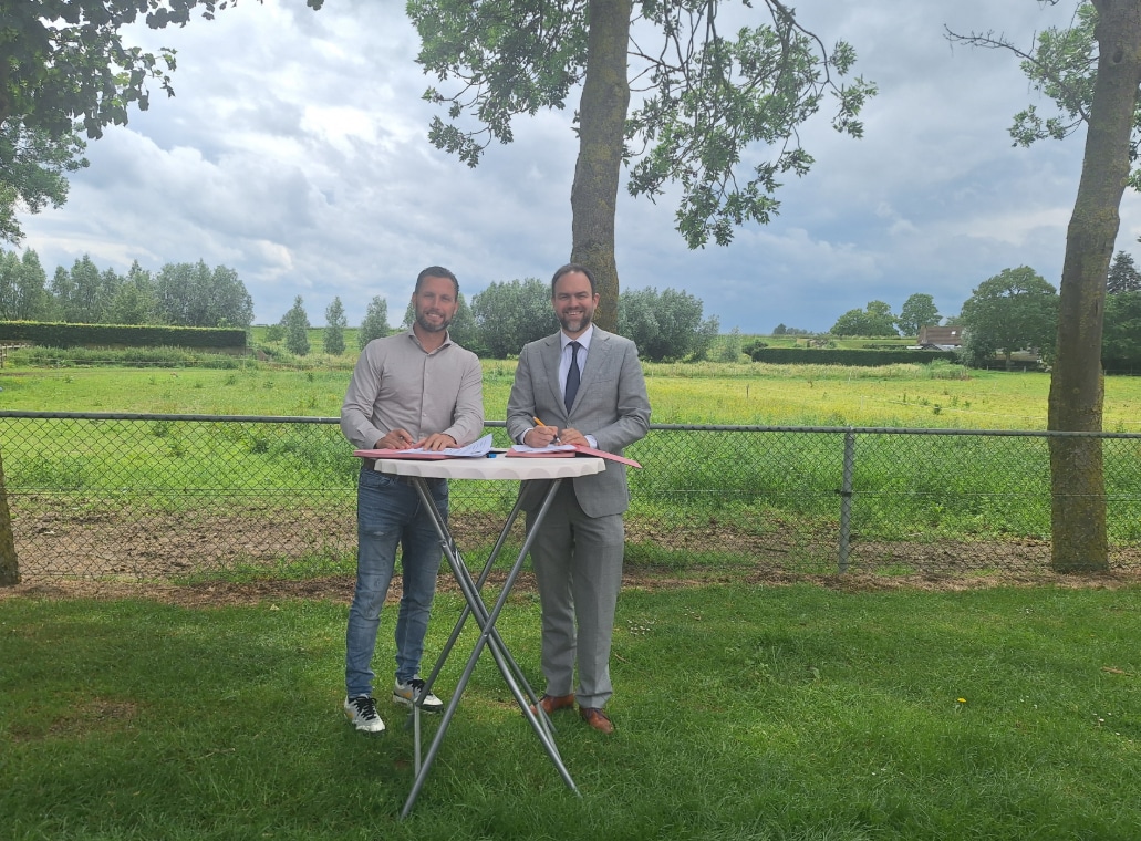 Bouw van 21 woningen in Well stap dichterbij na ondertekening ...