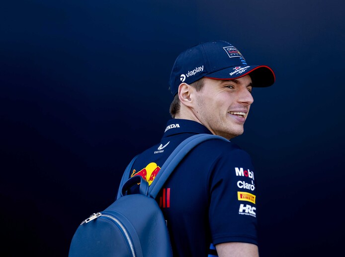 Max Verstappen haalt uit naar Formule 1-organisatie vanwege bomvolle kalender: ‘Ik houd dit niet ...