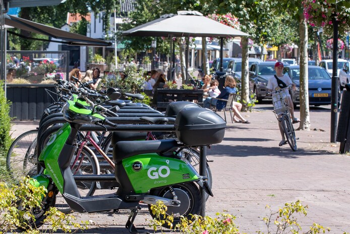 Felgroene deelscooters van Go Sharing verdwijnen uit 32 van de 45 ...