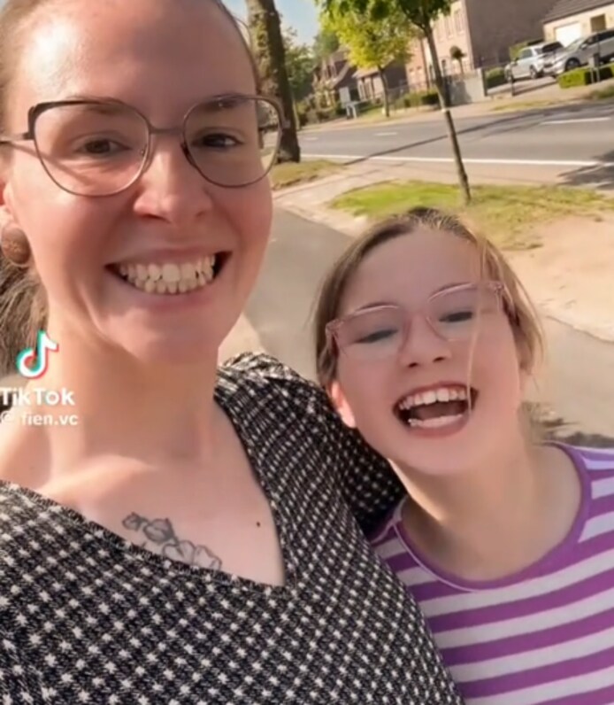 Moeder en dochter (10) lieten kijkers smelten met video's, nu zijn ze ...